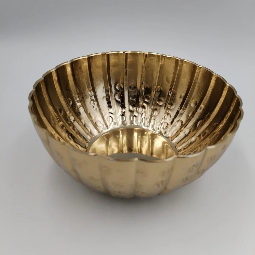 The Unbranded Brand | Cat | Vintage Gold Tone Scalloped Bowl Fluted ...